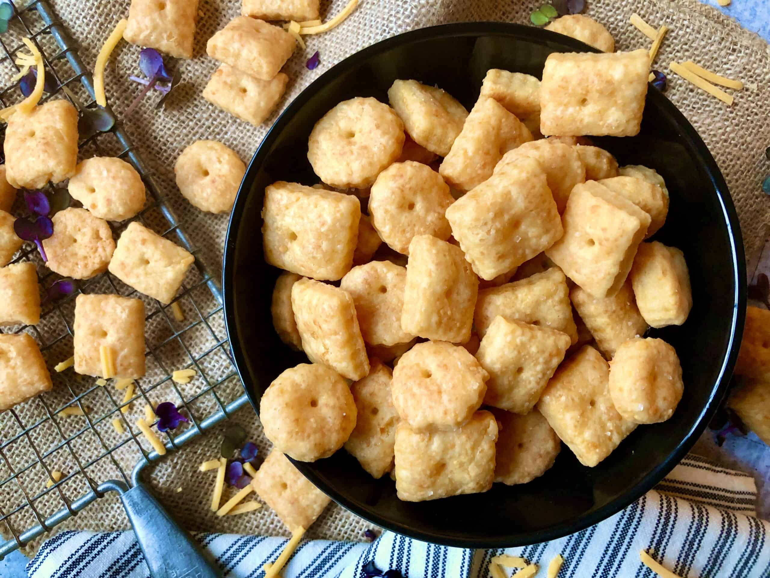 easy homemade cheese crackers - a hint of rosemary